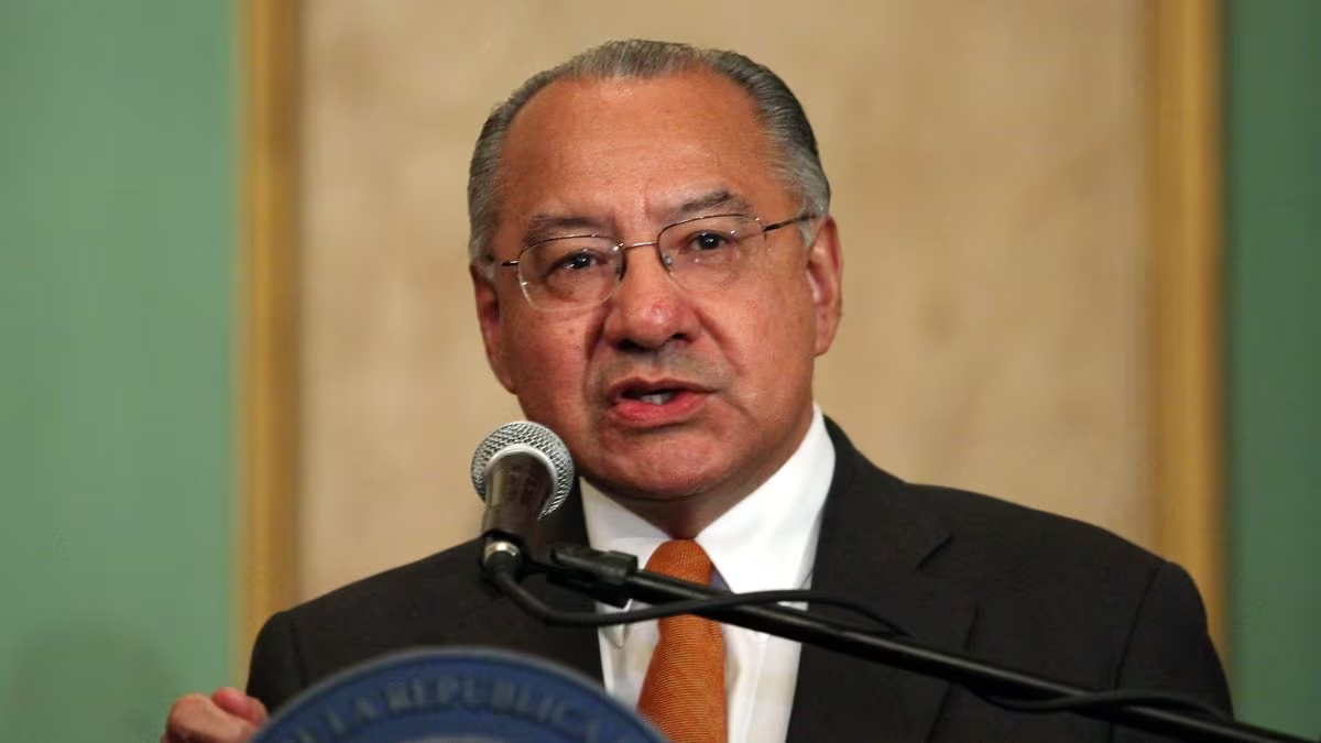 El exdiplomático Víctor Manuel Rocha se declara no culpable