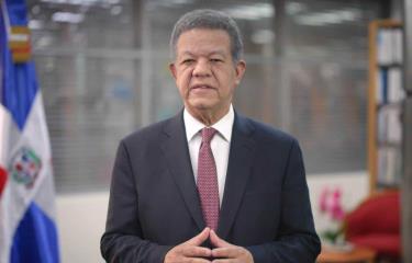 Leonel regresa esta tarde desde Venezuela