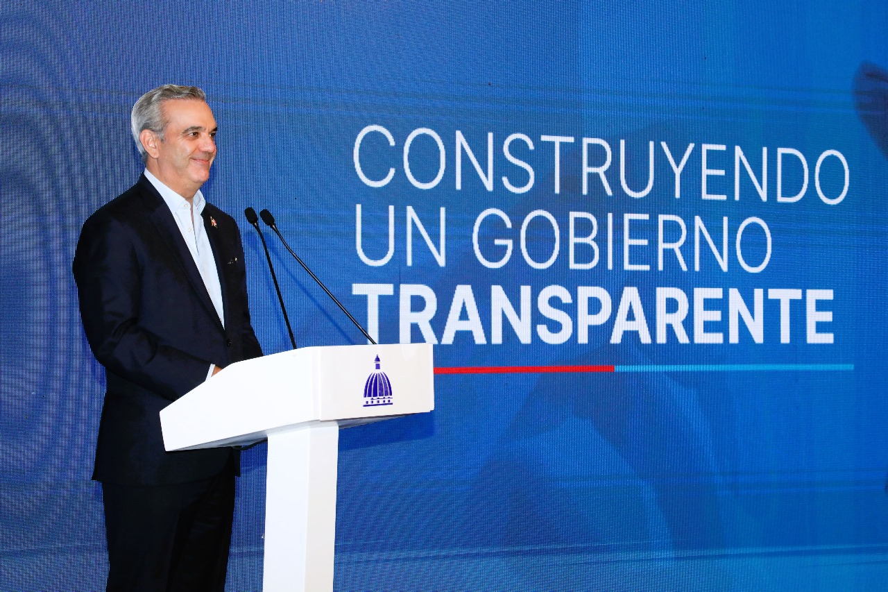 Abinader presenta logros sobre transparencia gubernamental