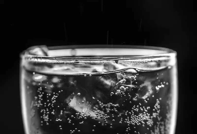 El agua con gas: la bebida perfecta para cuidar tu peso en un bar ...