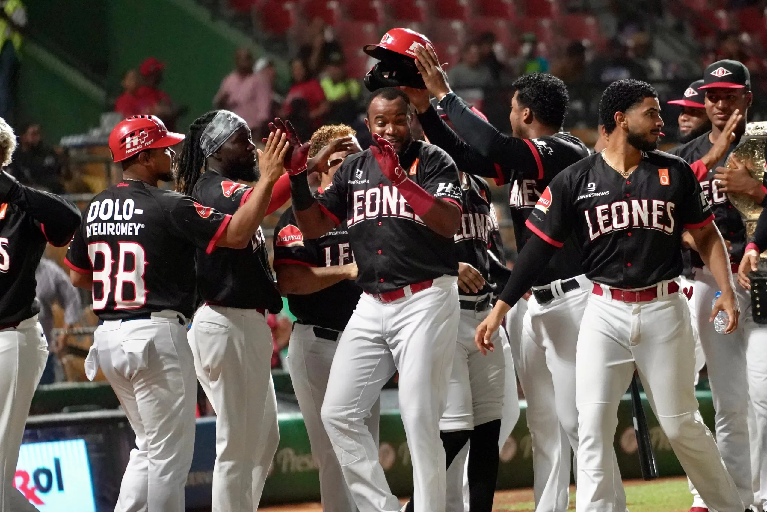 Leones del Escogido rugen con fuerza y suman tercera victoria ...