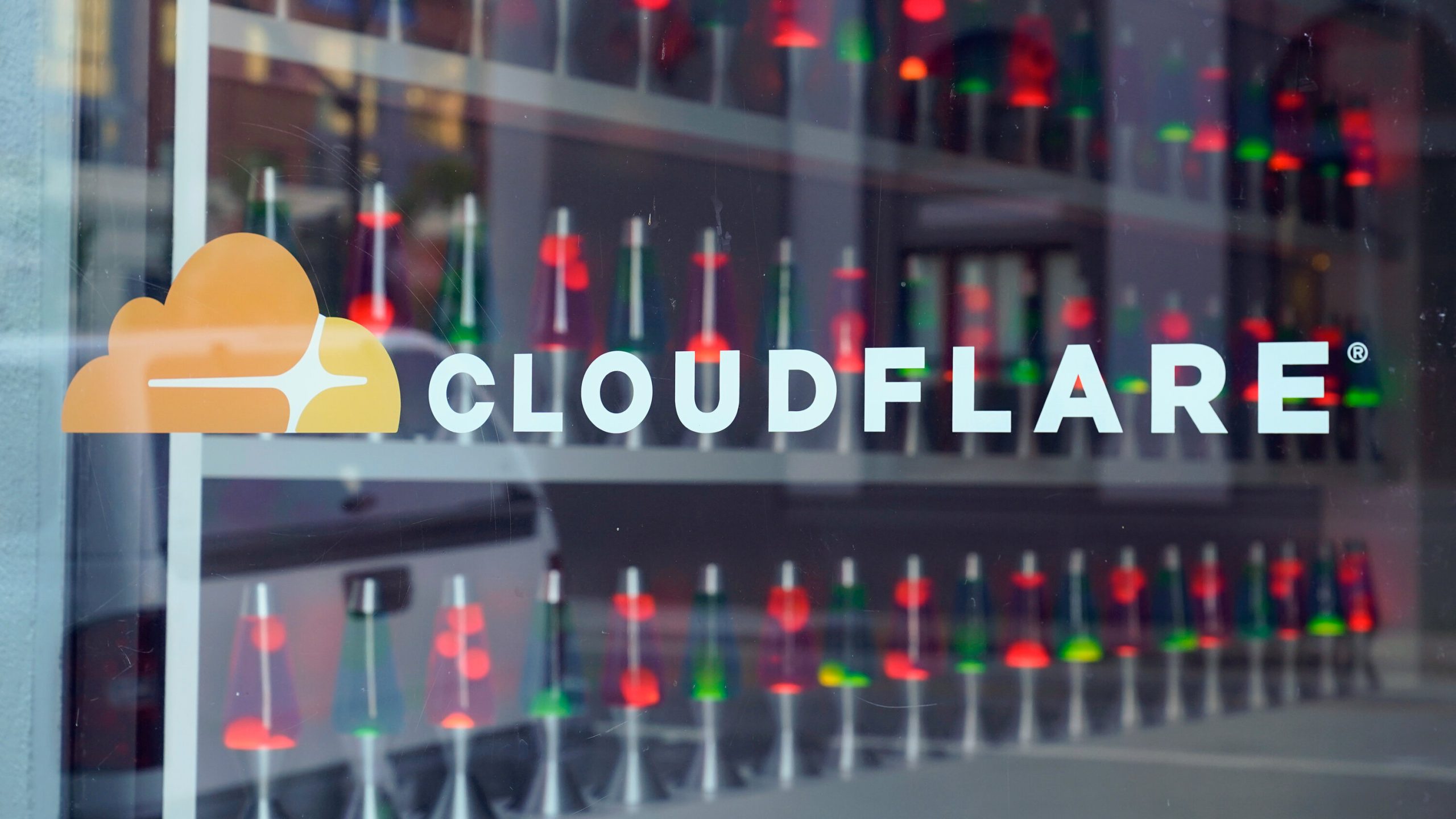 Cloudflare vuelve y se cae: webs, apps y pagos quedaron en el limbo ...