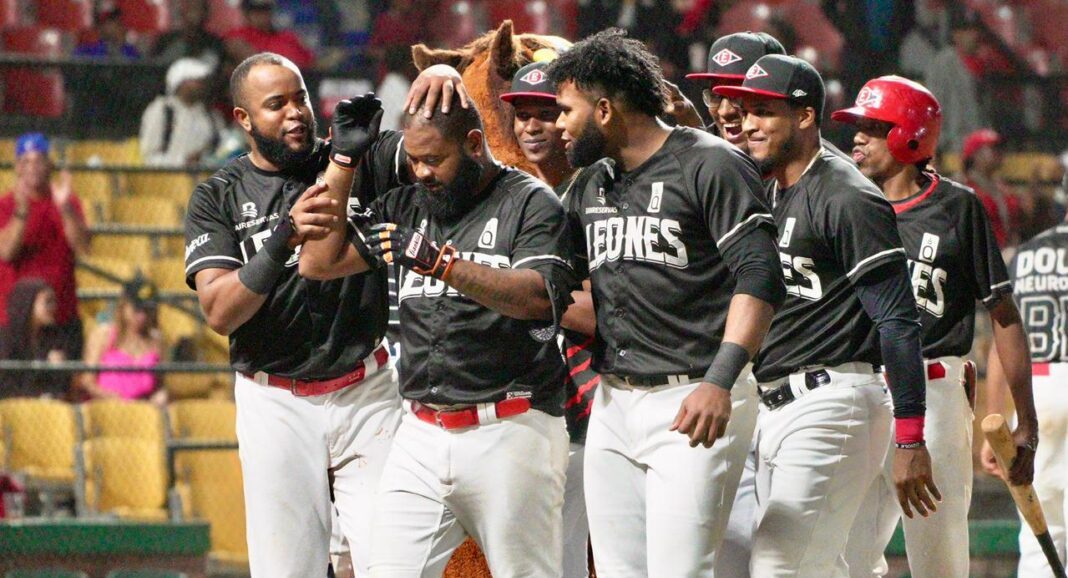 Navarro enciende al Escogido y asegura la cima del Round Robin - EsquinaRD